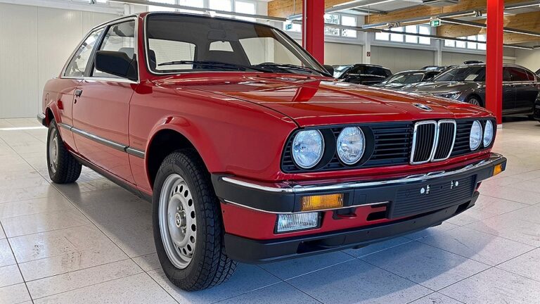 【このクルマなんぼ？】六本木のカローラ BMW 323i（E30） 走行距離たったの260kmの3シリーズ その驚異の価格は？ - AUTO BILD JAPAN Web（アウトビルトジャパン ...
