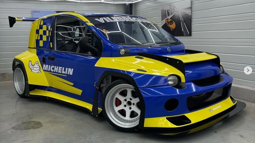 ここまでやるか？ 文字通り狂気の沙汰 過激な外観と1000馬力にアップしたV8を備えたフィアット ムルティプラ（1999）物語 - AUTO ...