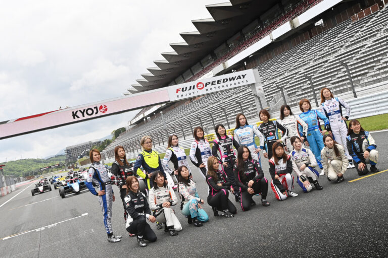 新時代を迎えた「KYOJO CUP」が開幕 その足元を支えるのは？ - AUTO BILD JAPAN Web（アウトビルトジャパンウェブ） 世界最大級のクルマ情報サイト