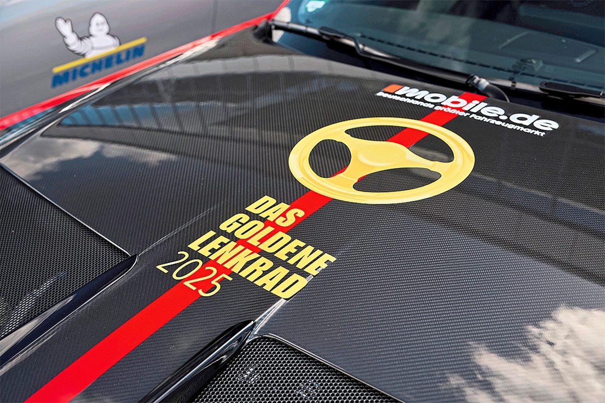 ゴールデンステアリングホイール2025 中古車部門は「メルセデス・ベンツ Cクラス」が受賞！ - AUTO BILD JAPAN Web ...