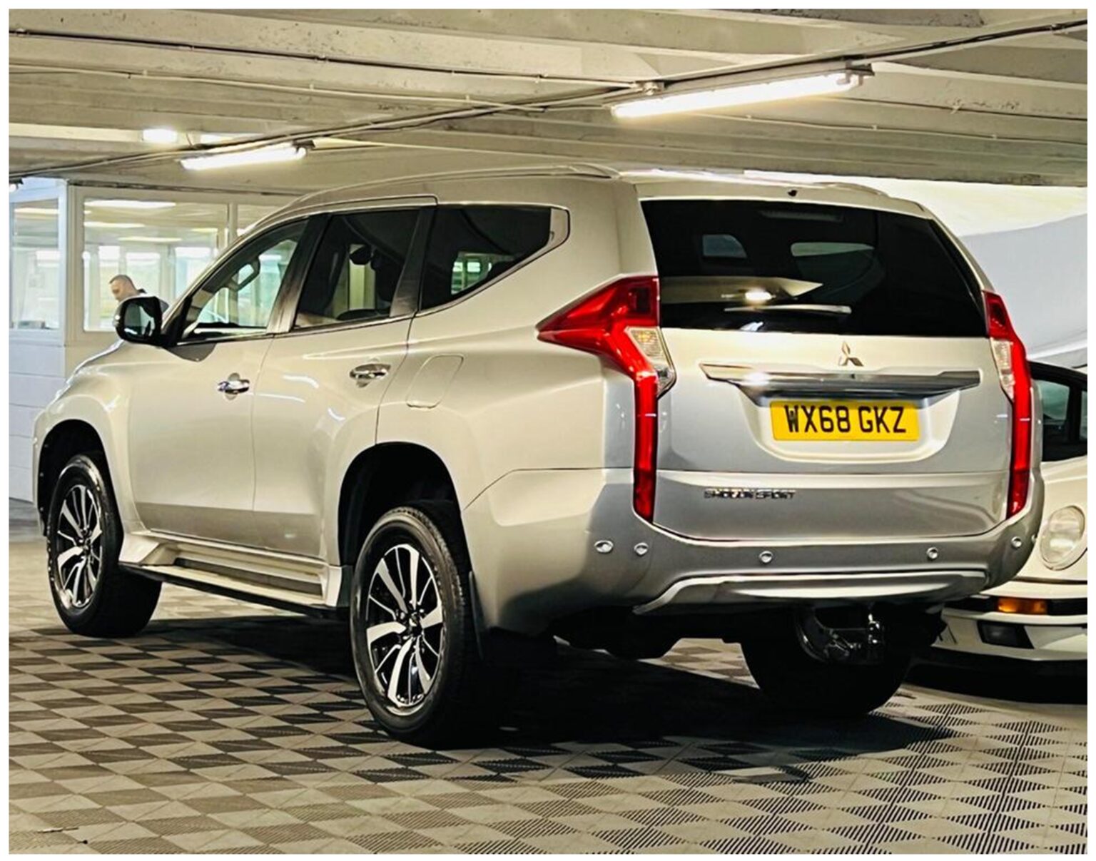 オススメ並行輸入車 ディーラー中古車在庫｜三菱ファンの方は急いで！三菱 ショーグンスポーツ(パジェロスポーツ) 4 Auto 2.4D 8AT ...