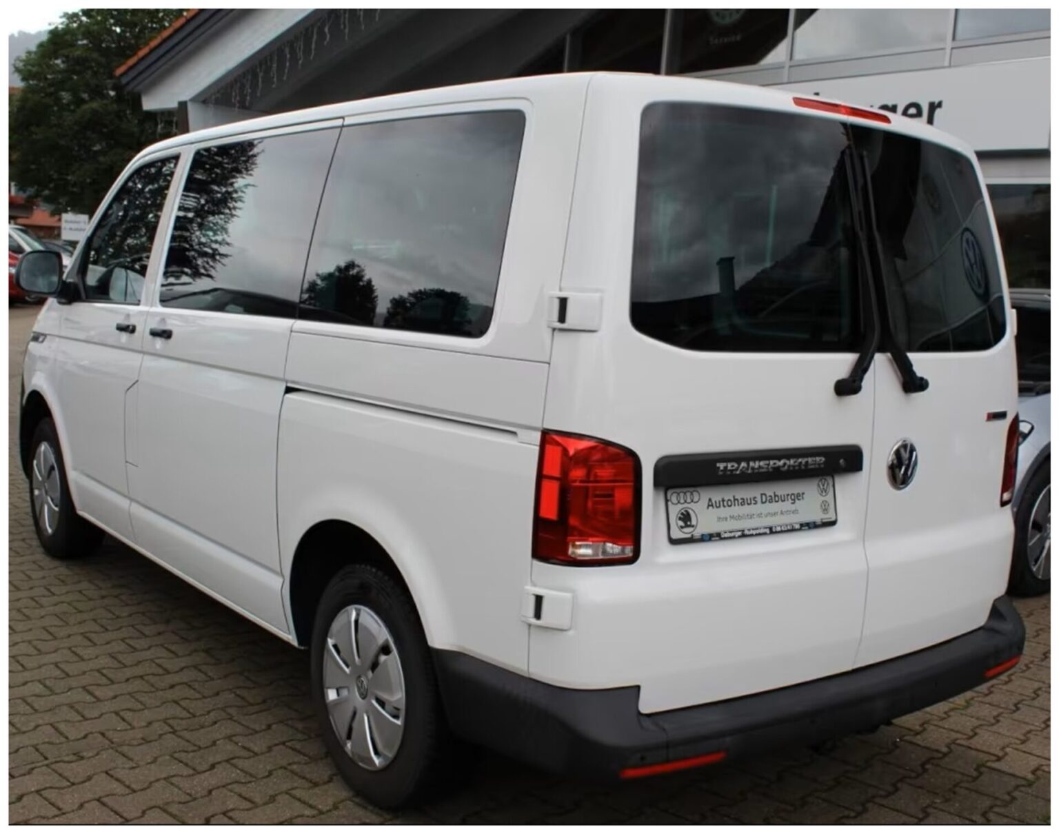 オススメ並行輸入 ディーラー中古車在庫｜ かなりのレア車シンプルグレードの4Motion！観音開き！フォルクスワーゲン T6.1 コンビ 2 ...